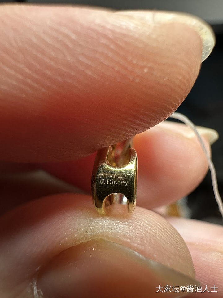 早年周大福与迪士尼合作阿拉丁神灯吊坠_金_珠宝大家坛